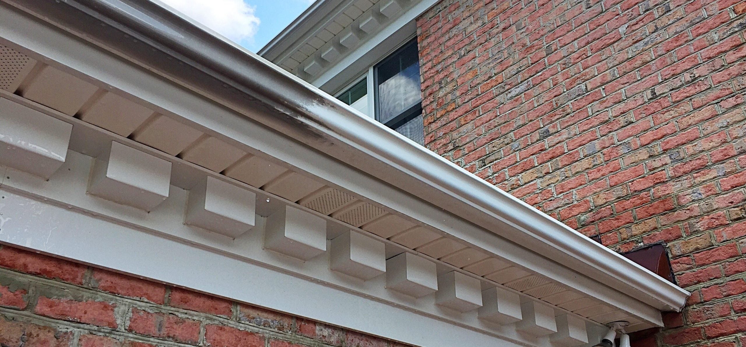 Gutter Brightening – SkyVac Canada